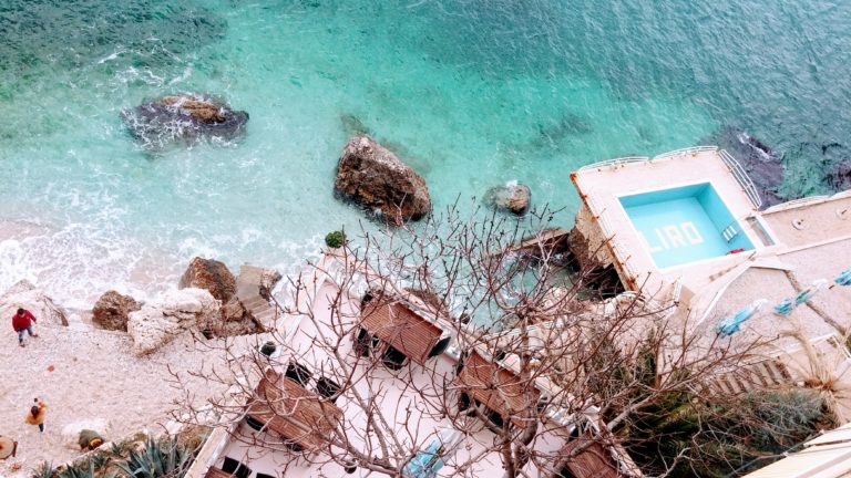 WLORA – CIEKAWE MIEJSCA, KTÓRE MUSICIE ZOBACZYĆ - Albania po polsku