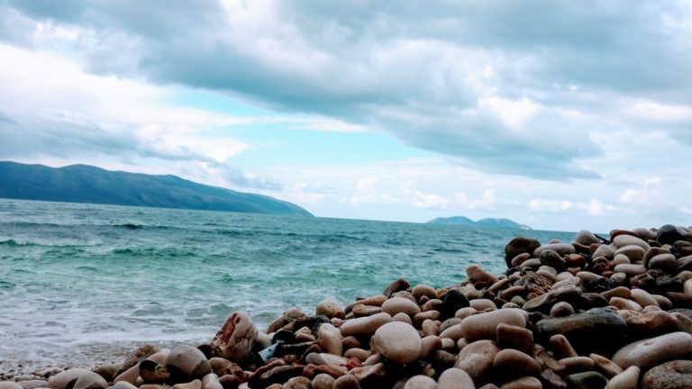 WLORA – CIEKAWE MIEJSCA, KTÓRE MUSICIE ZOBACZYĆ - Albania po polsku